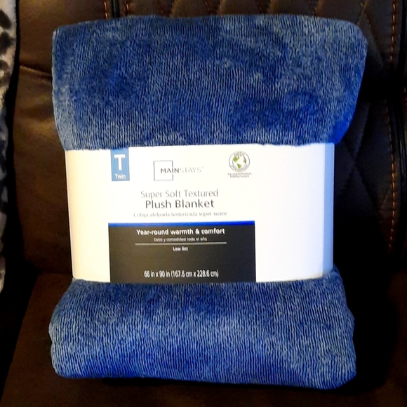 Mainstays | Bedding | Mainstays Plush Blanket Twin Size | Poshmark